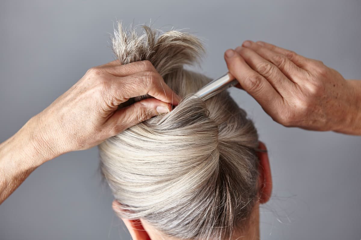 Canas amarillas: causas y tratamientos | L'Oréal Professionnel